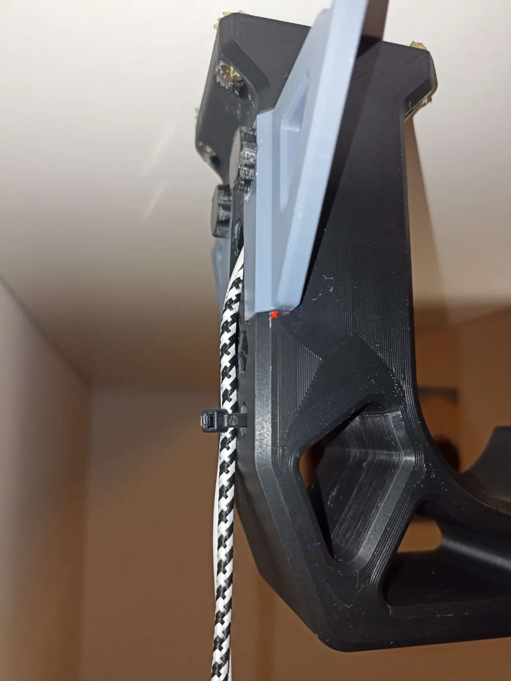 Storing hook for VR GearHead Quest 2 by KWSteel - MakerWorld