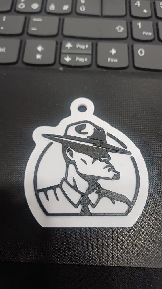 Llavero Oficial Cassius Thundercock por AlienLaser MakerWorld: Descarga Modelos 3D Gratuitos