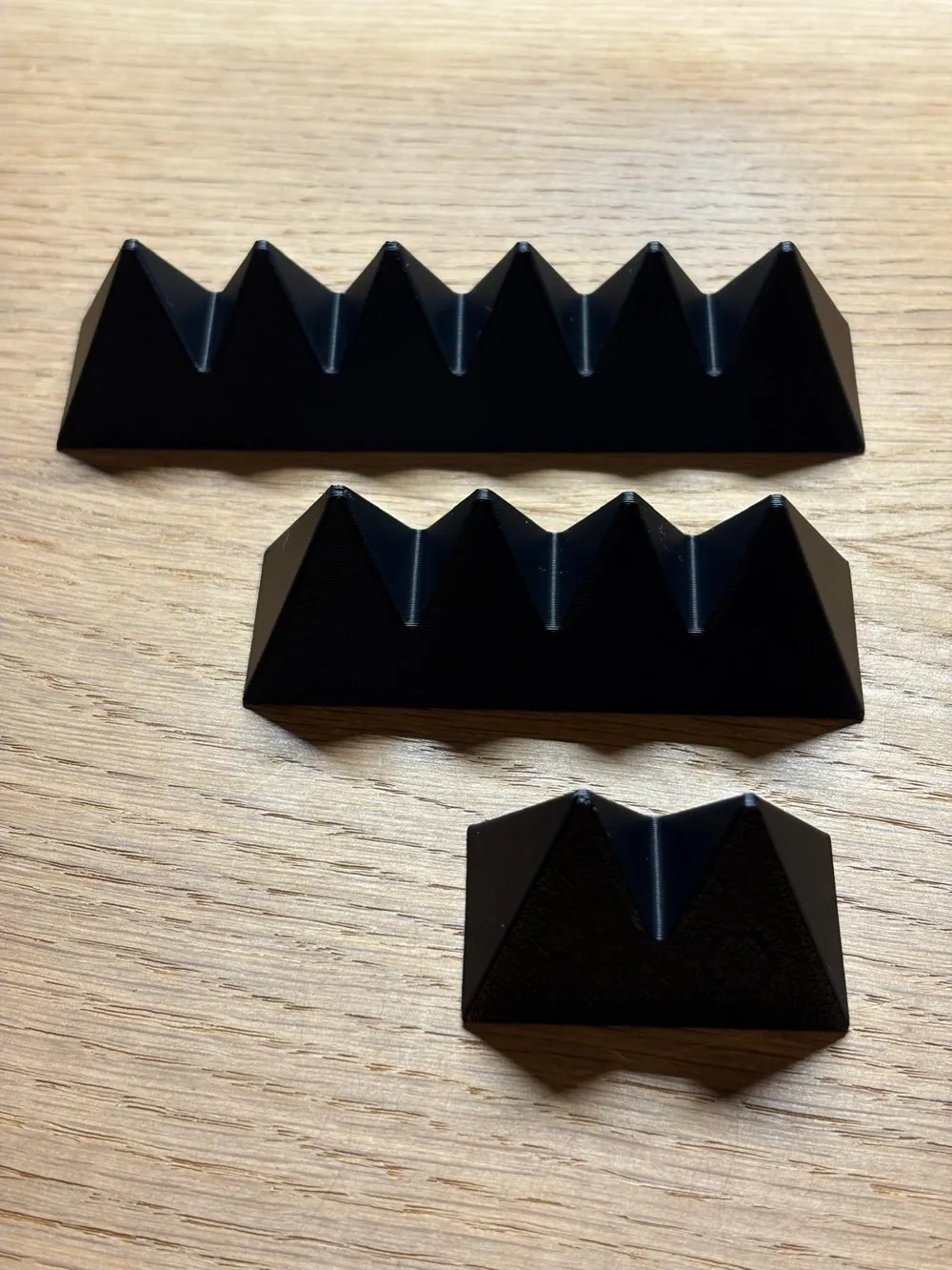 Lacquer Painter Stackable Pyramid Triangle Stand - Free 3D Print Model ...
