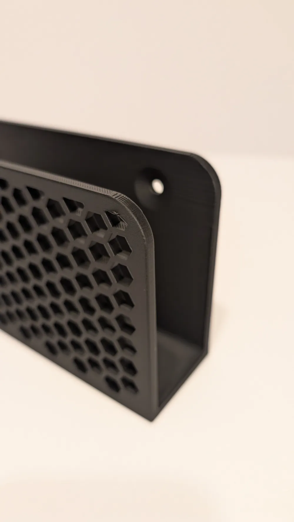 Loose Mail/Paper Wall Holder - Free 3D Print Model - MakerWorld