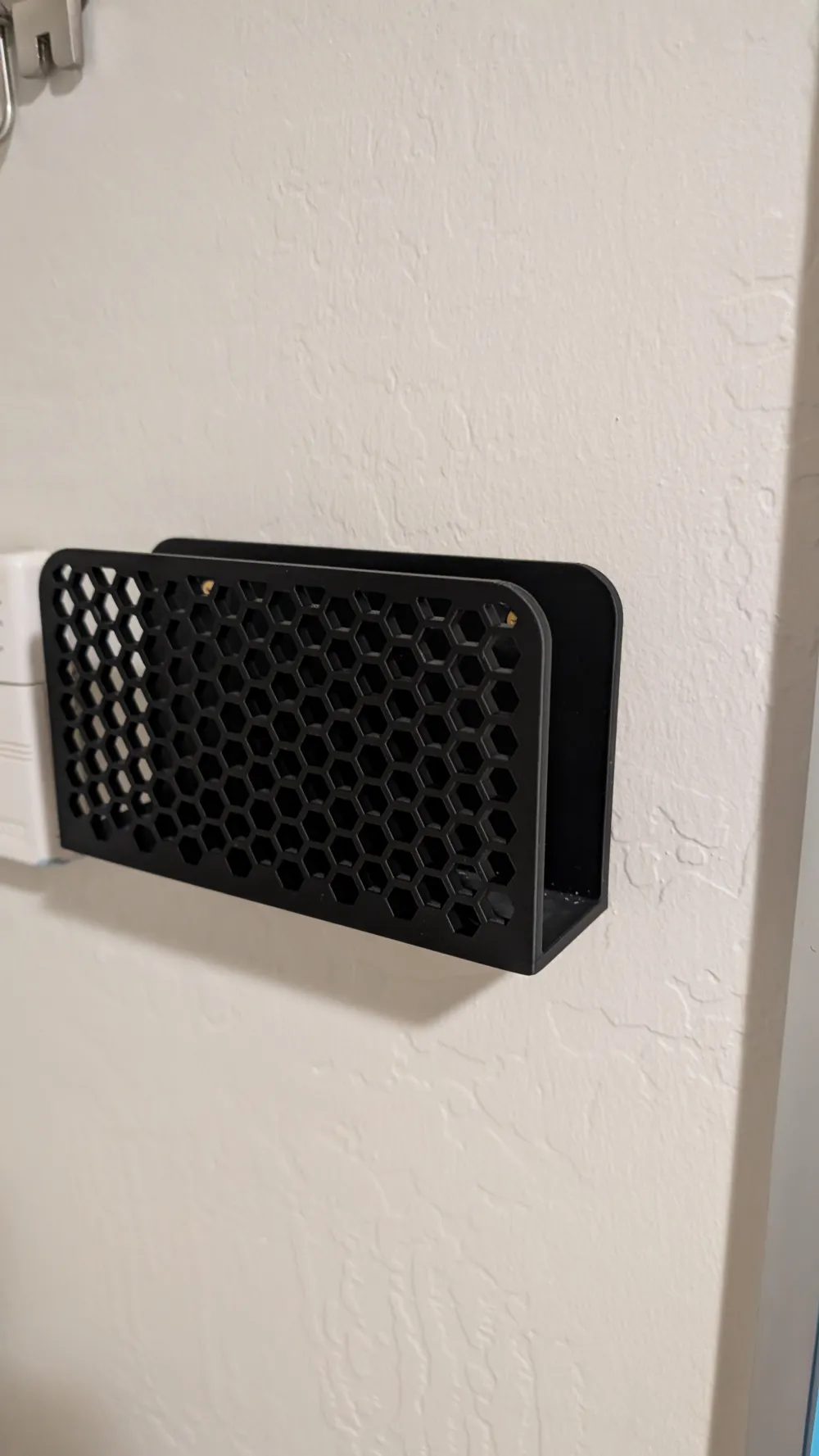 Loose Mail/Paper Wall Holder - Free 3D Print Model - MakerWorld