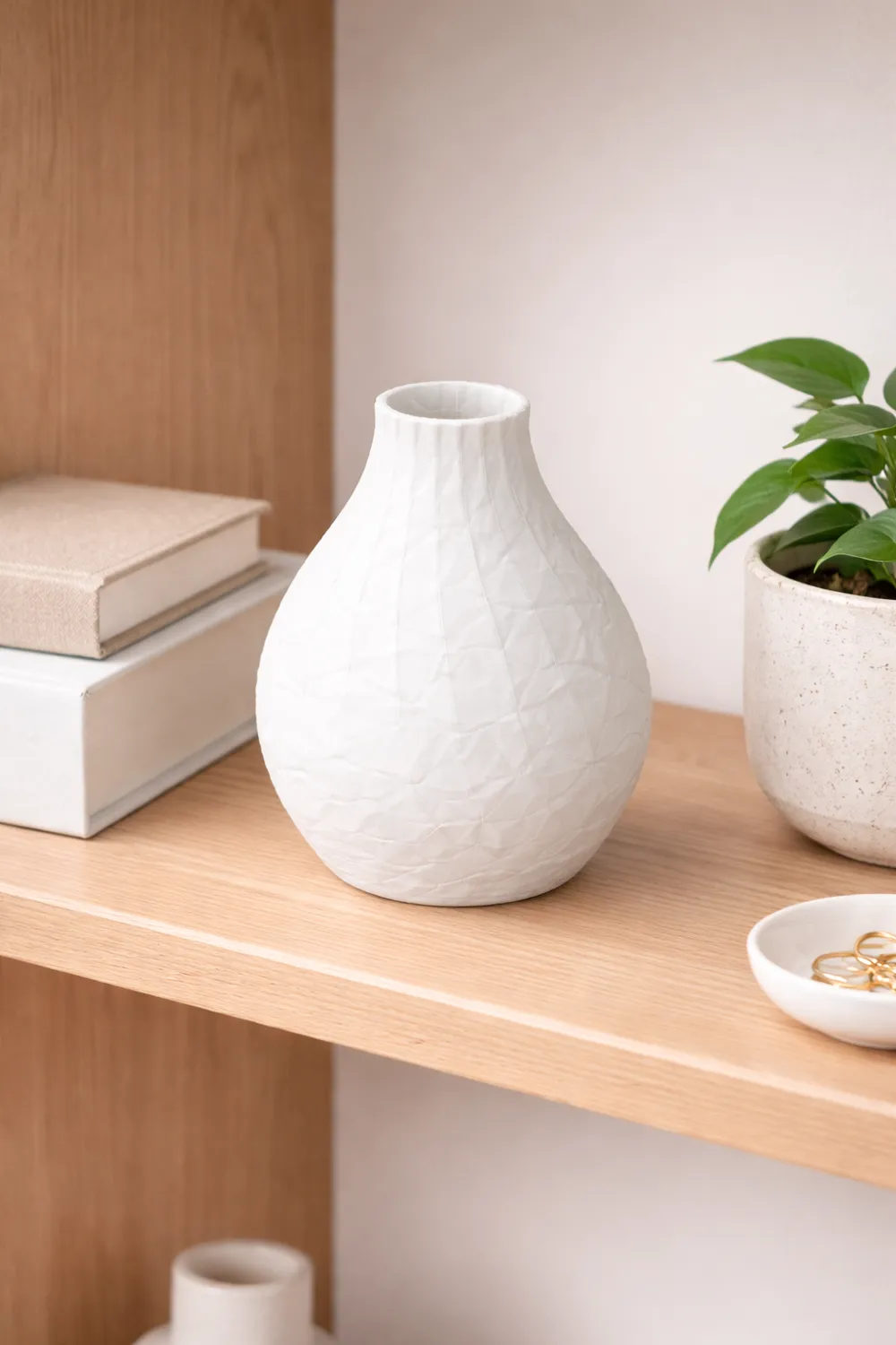 Rocky Spiral Vase – Modern Textured Decor - Free 3D Print Model ...