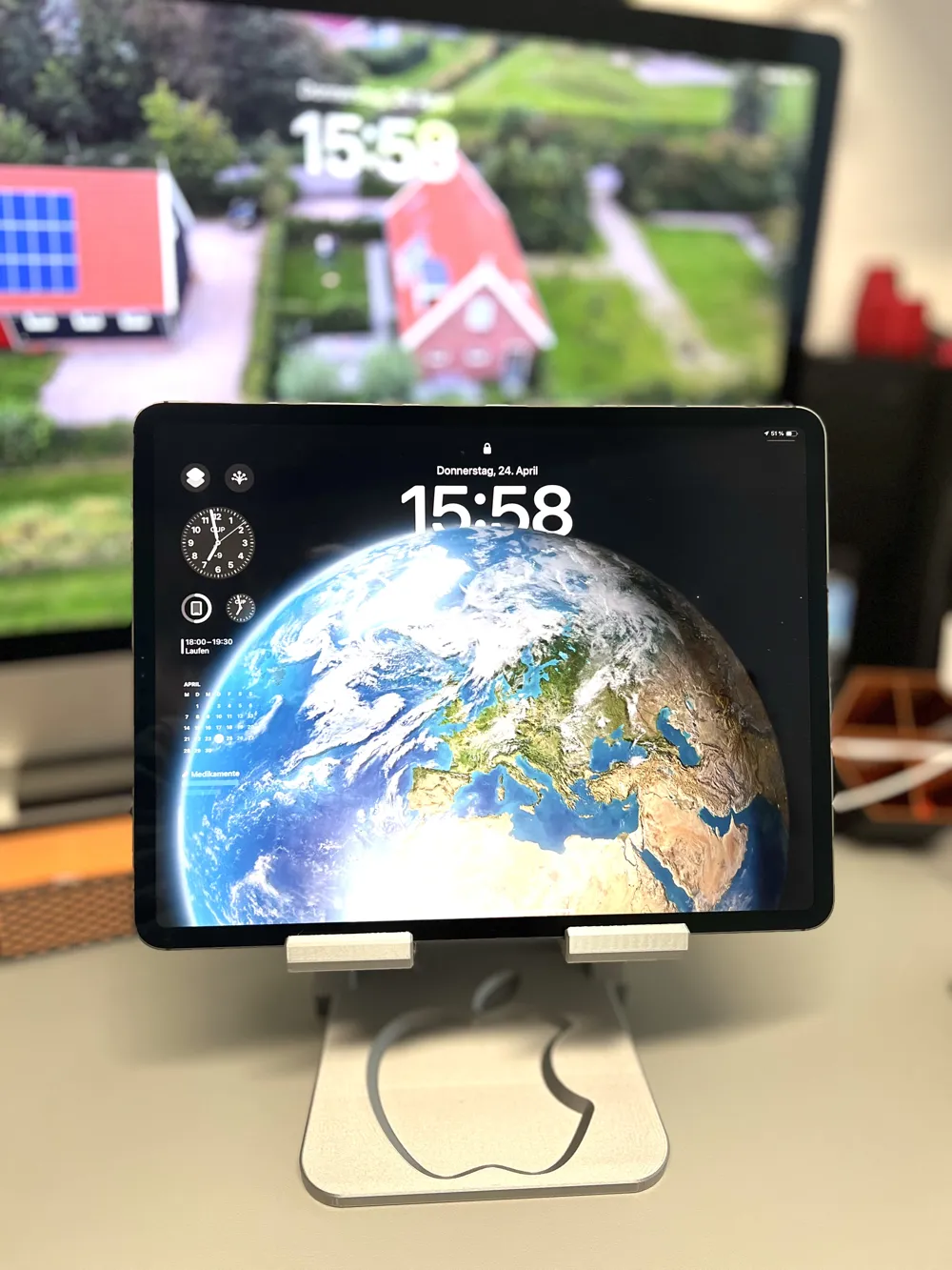 Apple iPad and other Tablets Desk Stand by ThomasMakerWorld: Download ...