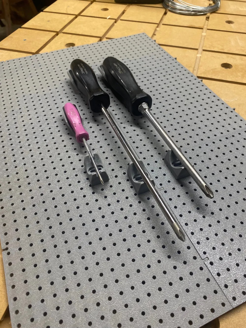 Screwdriver Holders - Tool Grid No Gaps - Free 3D Print Model - MakerWorld