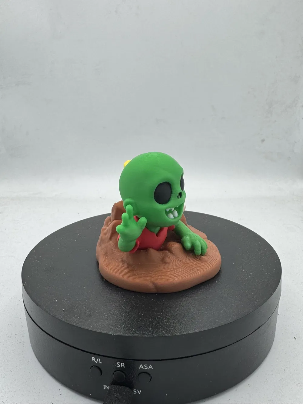 Cute Chibi Zombie Crawling Pen Holder by WispHollow MakerWorld ...