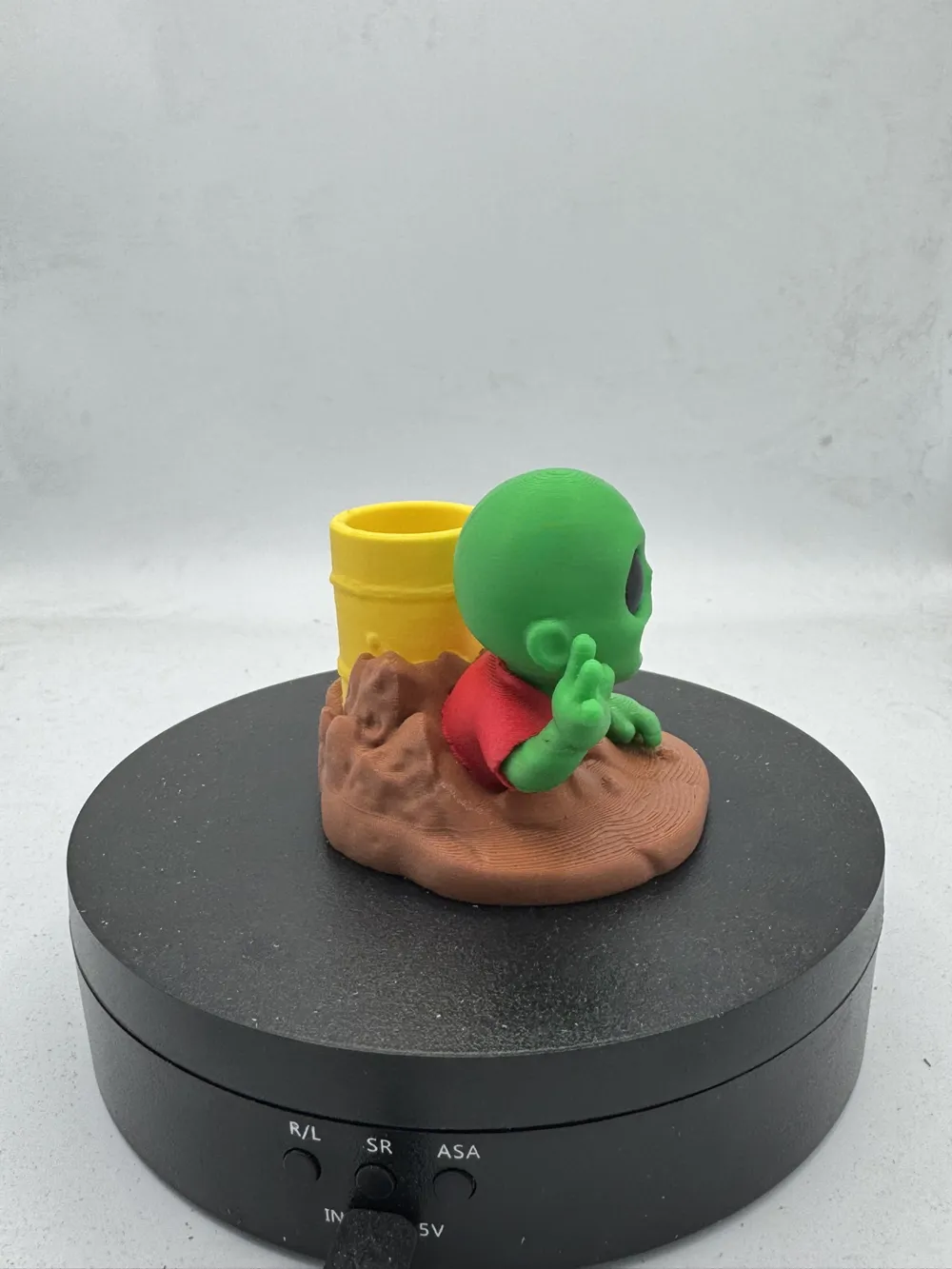 Cute Chibi Zombie Crawling Pen Holder by WispHollow MakerWorld ...