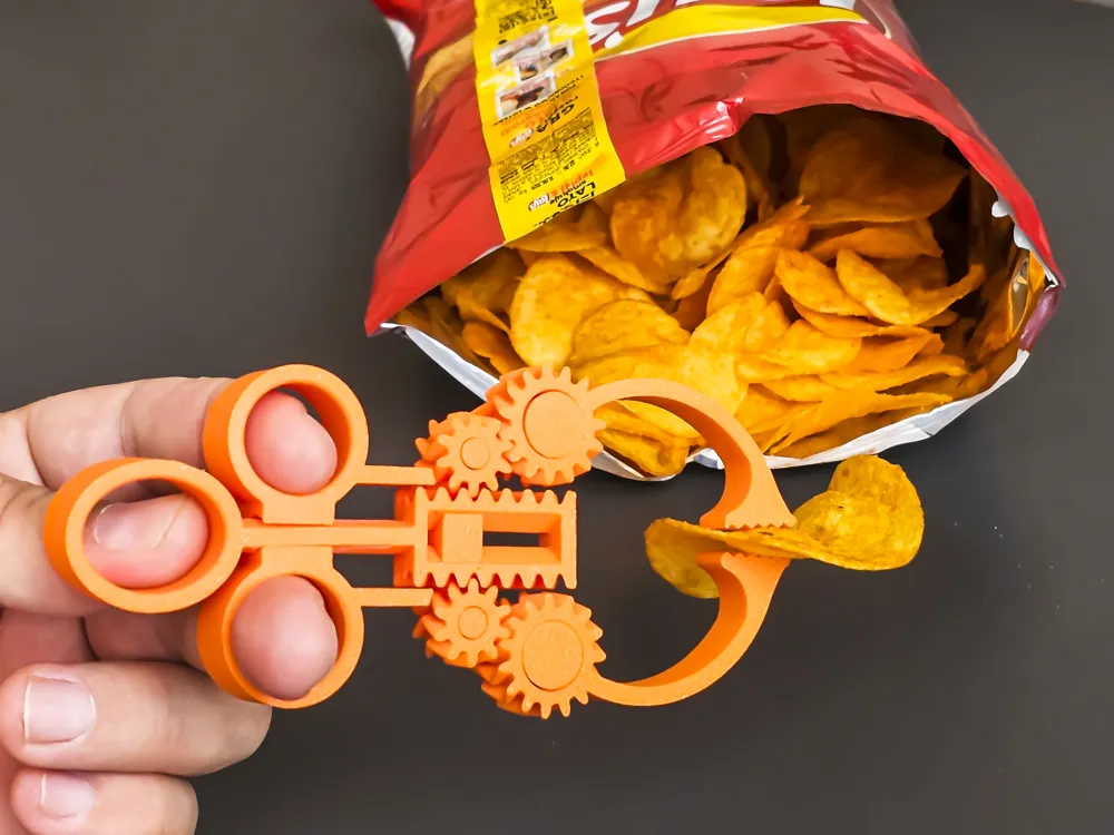 Gear Grabber Hand (Print in place) - Free 3D Print Model - MakerWorld