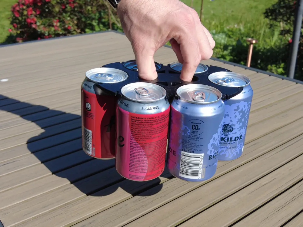 Holder for 4 or 6 cans. Simple and fast to print. by tupsyvejle ...