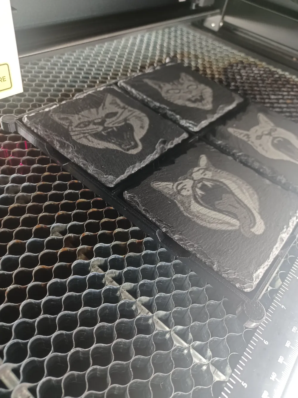 Magnetic 4 slate coaster jig for laser by alexjrwilliams - MakerWorld