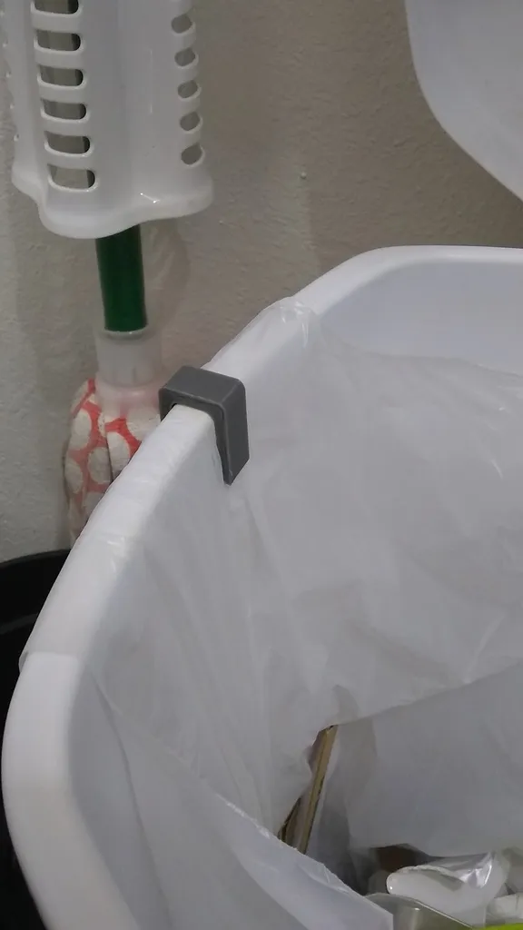 Trash Bag Clip by neocrisis MakerWorld: Download Free 3D Models