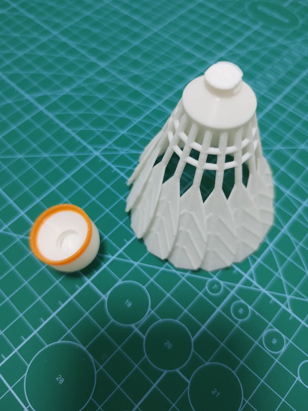 羽毛球（无需支撑） badminton shuttlecock 来自 萌小白DIY MakerWorld：免费下载 3D 模型