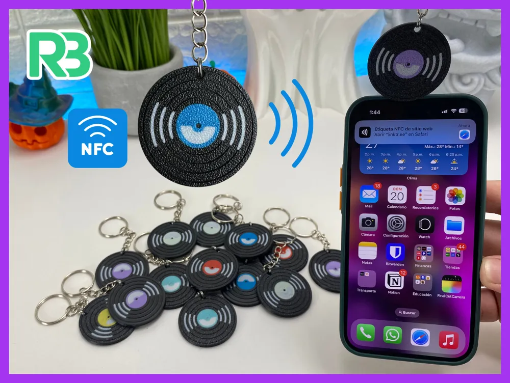 Keychain vinyl disk with NFC tag by Rafa Barajas MakerWorld: Download ...
