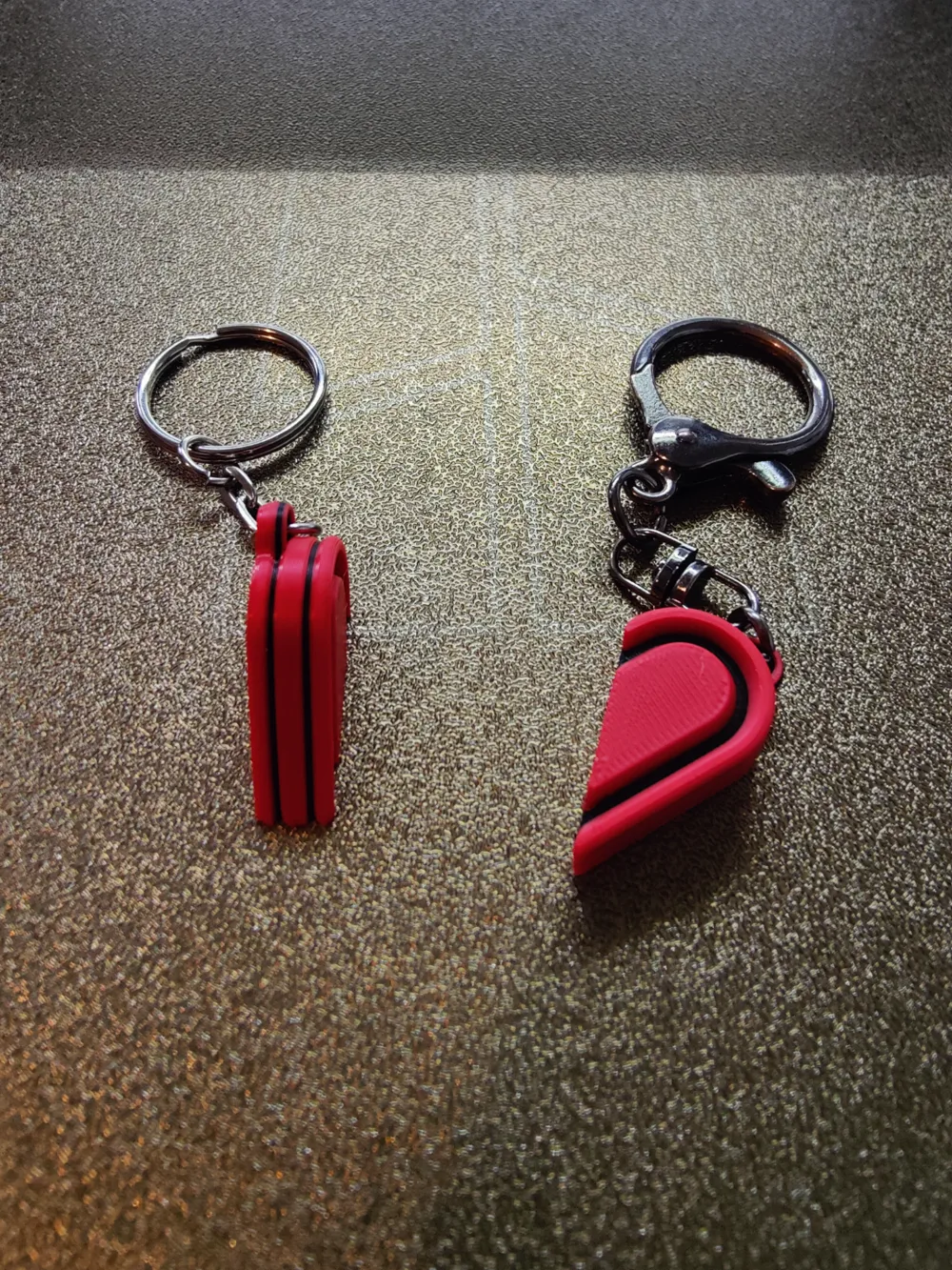 Magnetic 3D Heart Keychain. 2 piece by nera41 - MakerWorld