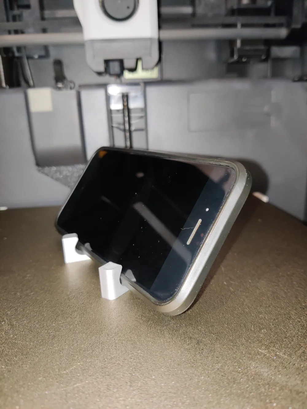 Portable smartphone stand (Print in place) by Disttrack3D - MakerWorld