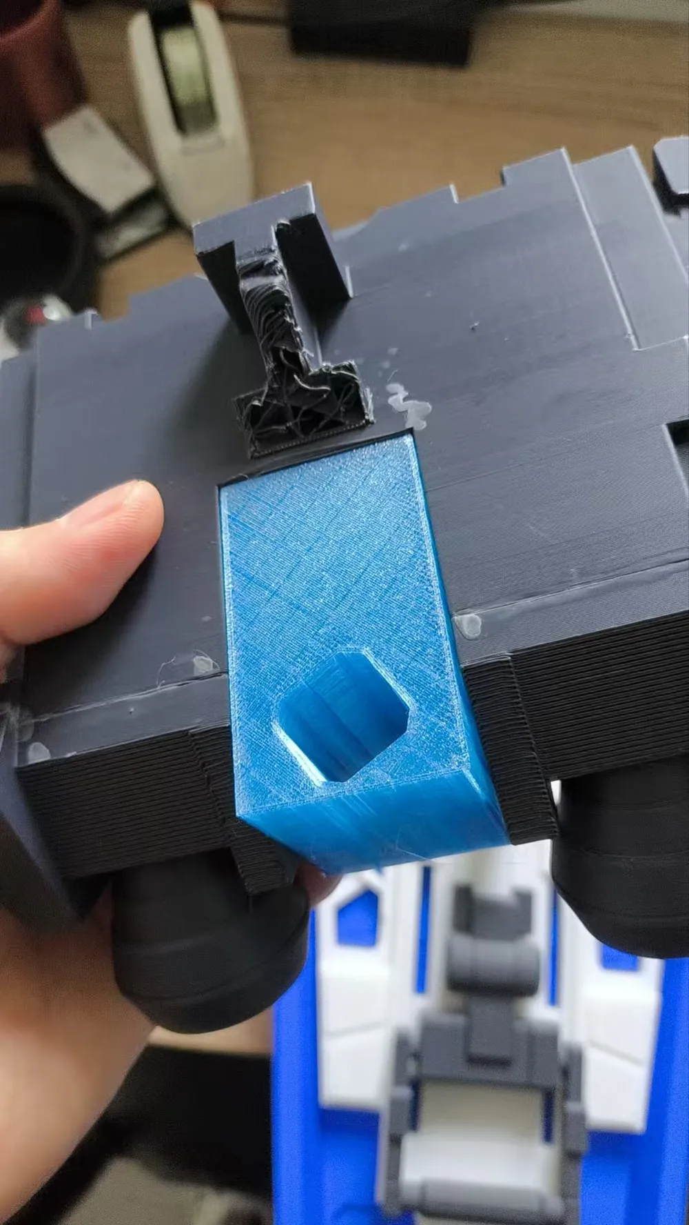 1 Meter RX-78-2 Gundam Shield Backpack Support - Free 3D Print Model ...