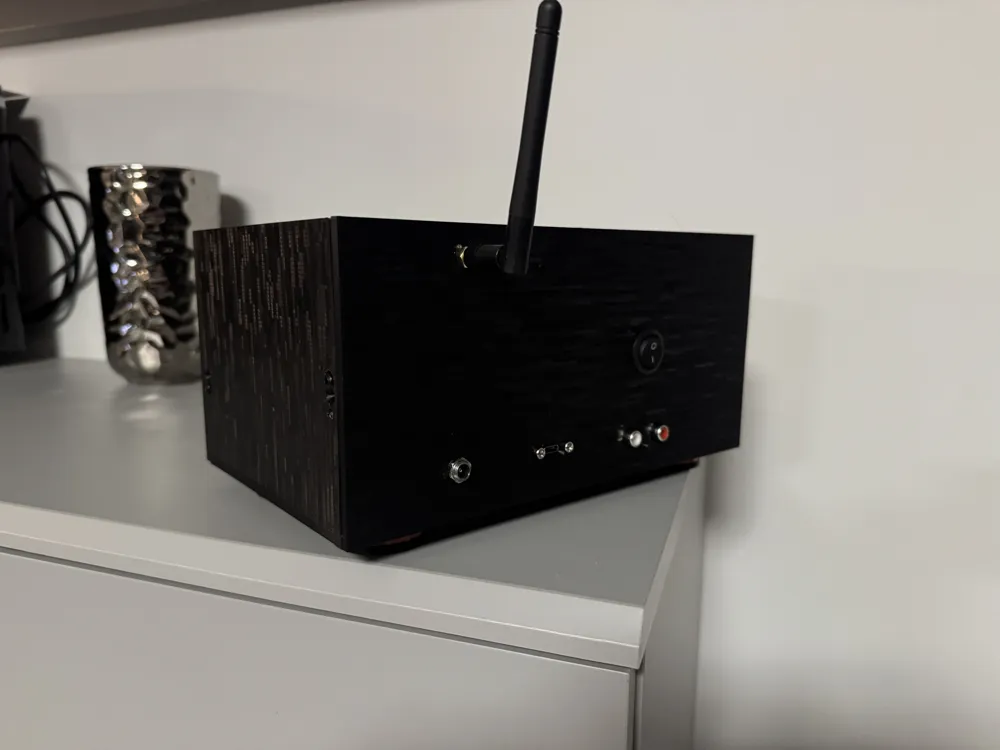 Edward YoRadio Vtom - Modelo de impresión 3D gratuito - MakerWorld