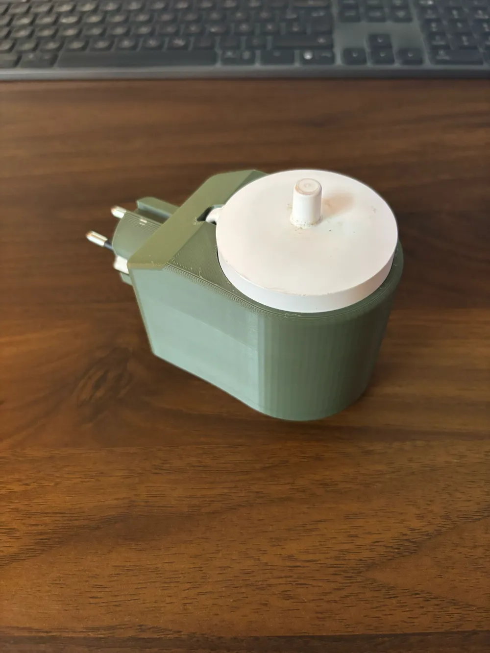 Oral-B Pulsonic Round Schuko Plug Adapter by Lars ^^ - MakerWorld