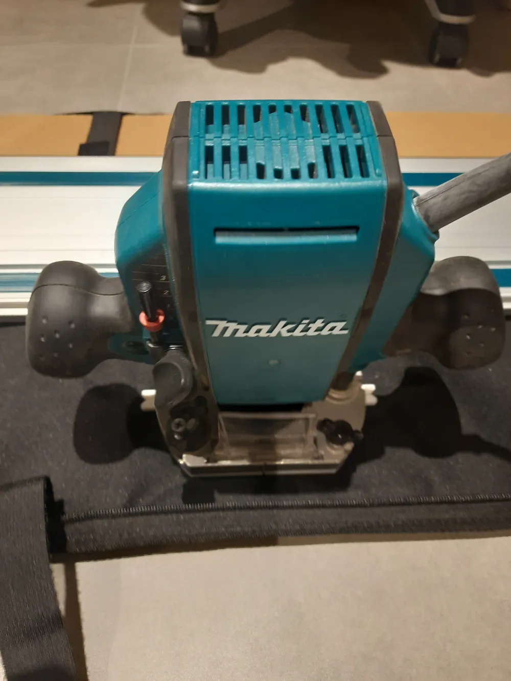 Makita RO0900 Tracksaw Guide Remixed by PV90 - MakerWorld
