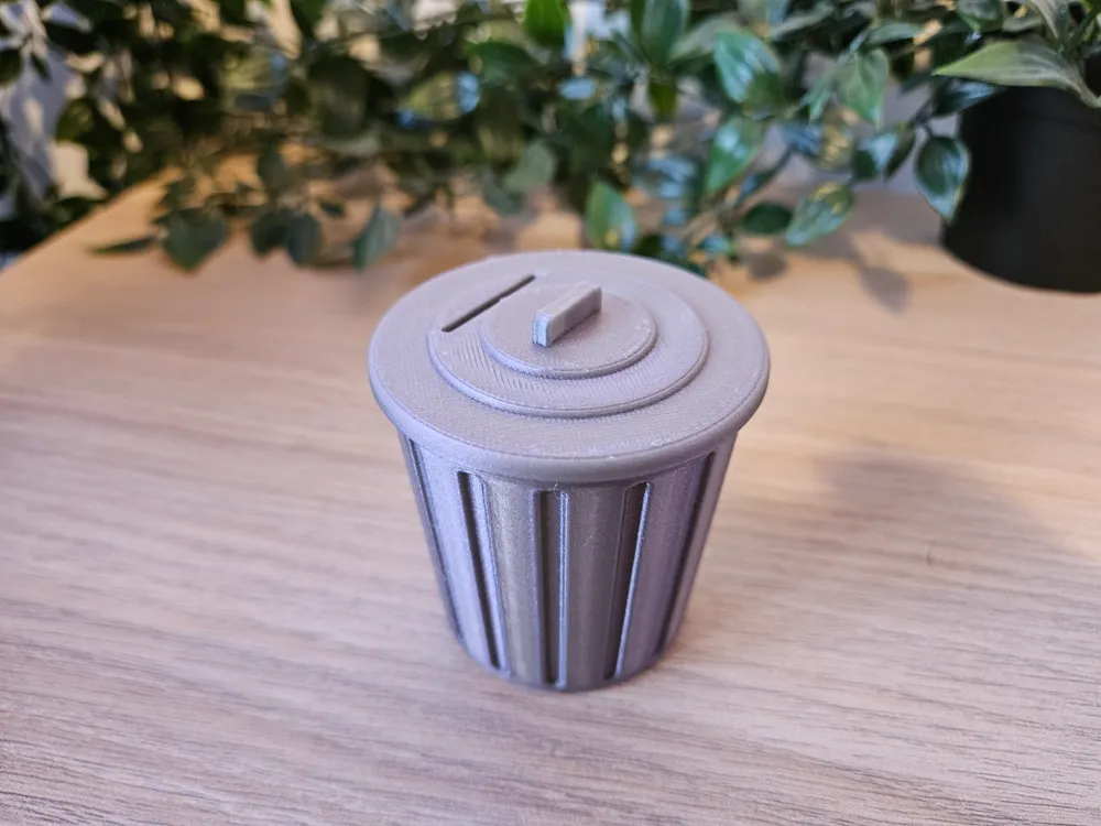 Sharps Container - For all types of blades by Catherine Doucet - MakerWorld