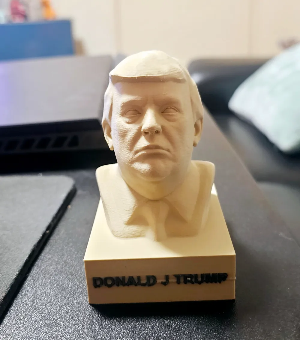 Donald Trump Bust Stand by beamr39 - MakerWorld