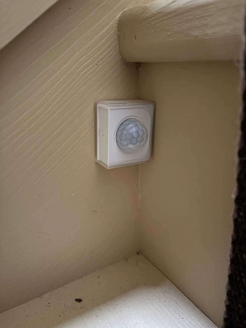 Sonoff smart motion sensor bracket - Free 3D Print Model - MakerWorld