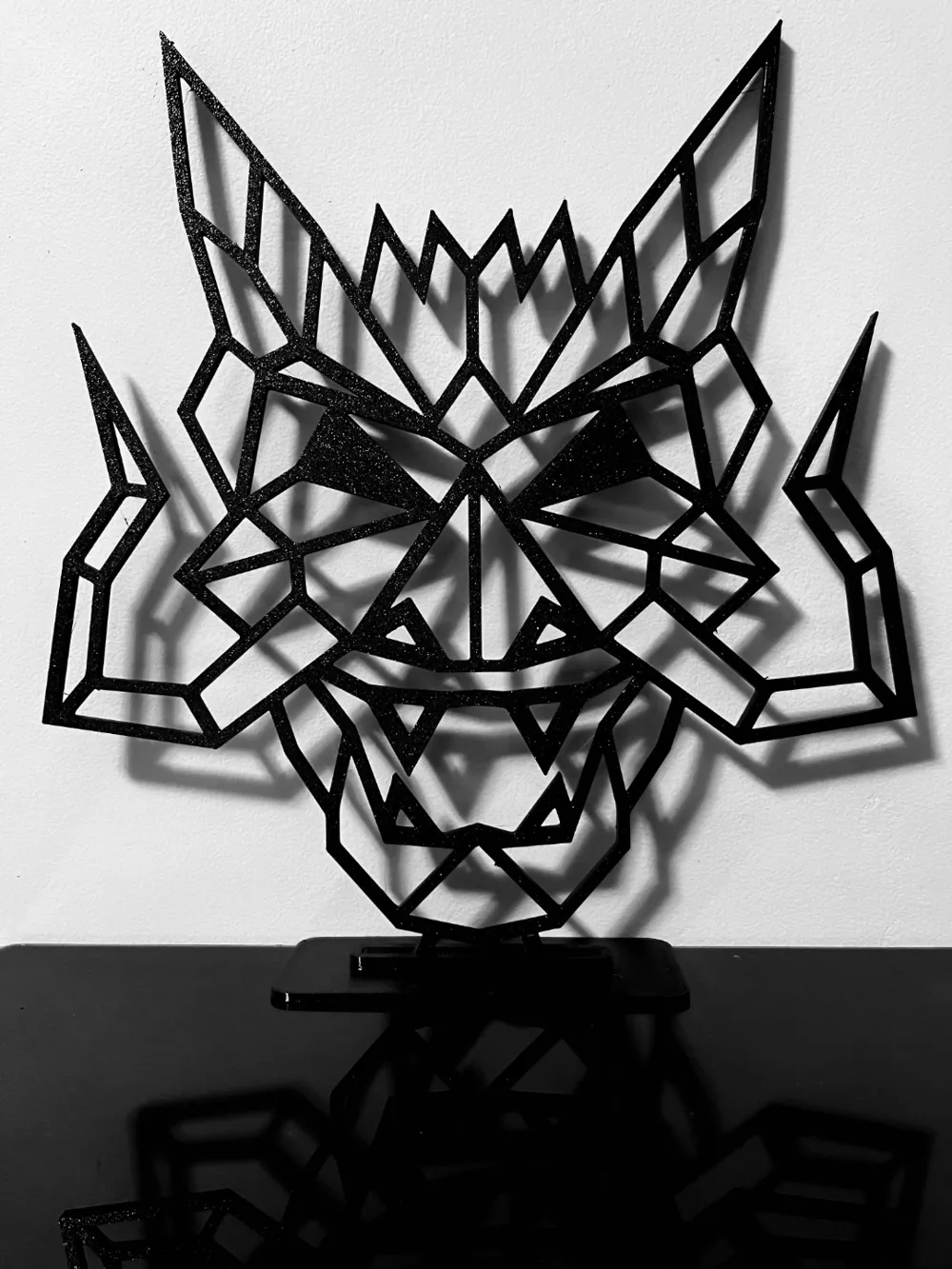 Geometric dragon head desk art by miqu - MakerWorld