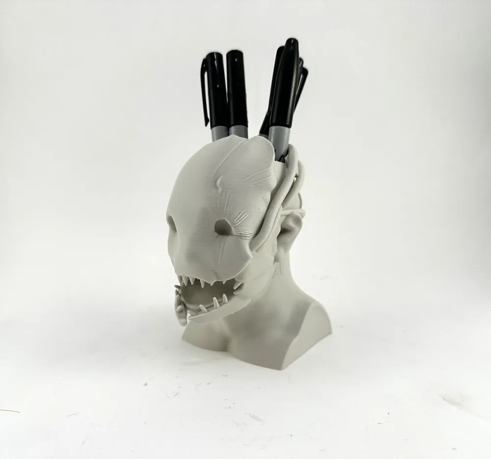 DBD Trapper Pen Holder - bust by ChainsawGraphics MakerWorld: Download ...