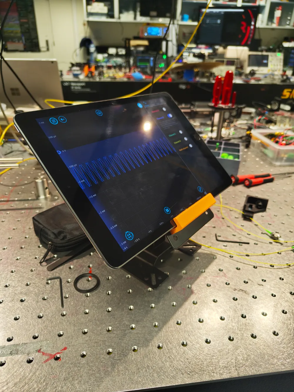 iPad holder (M4 mountable) by awes - MakerWorld