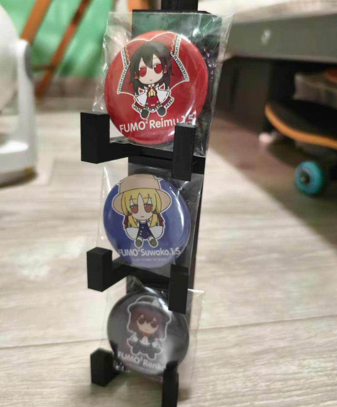 Easy-to-print modular badge, Guzi, and pin display stand that stacks ...
