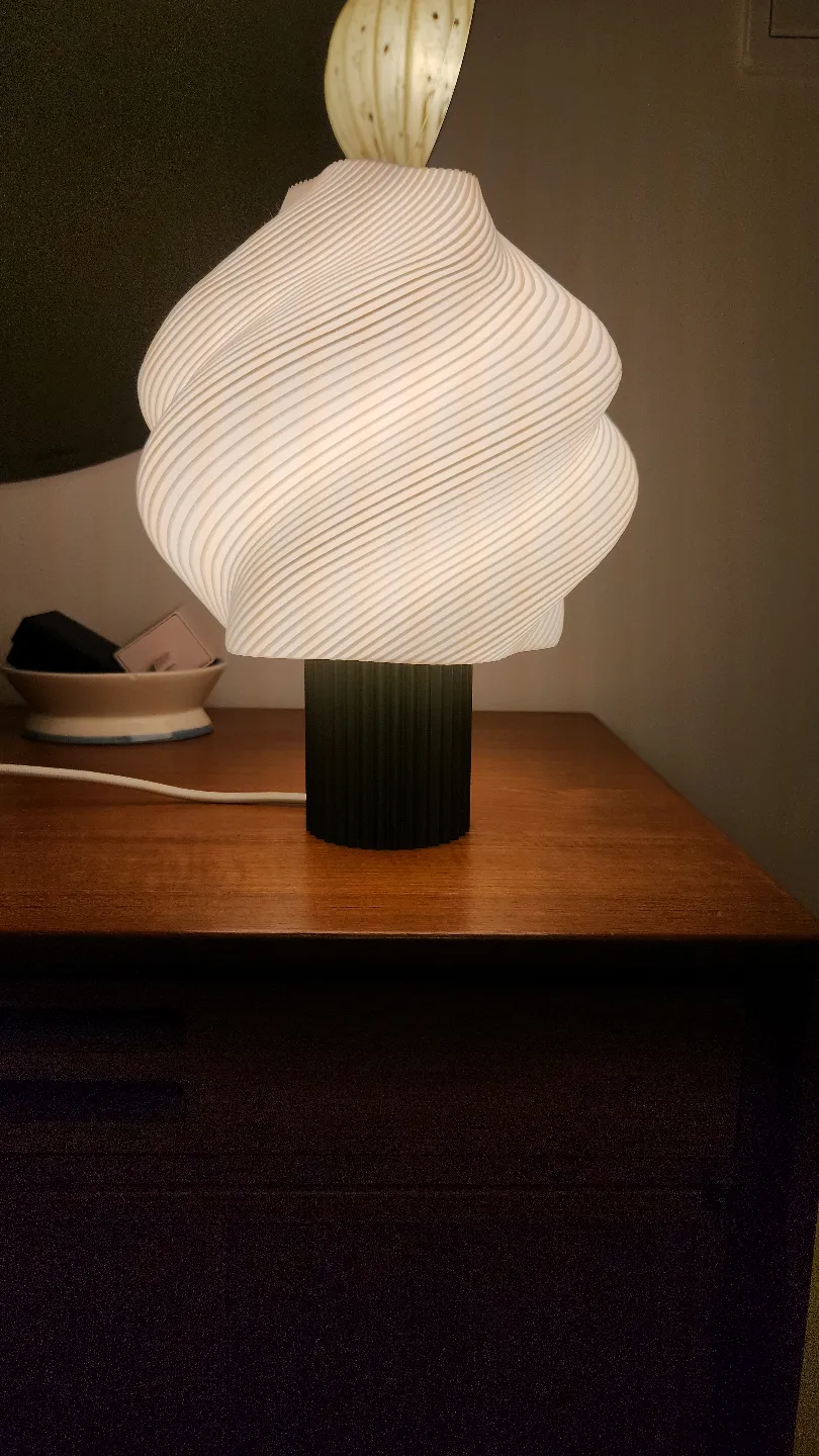 The "Swirl" lamp E27 by T.H Made - MakerWorld