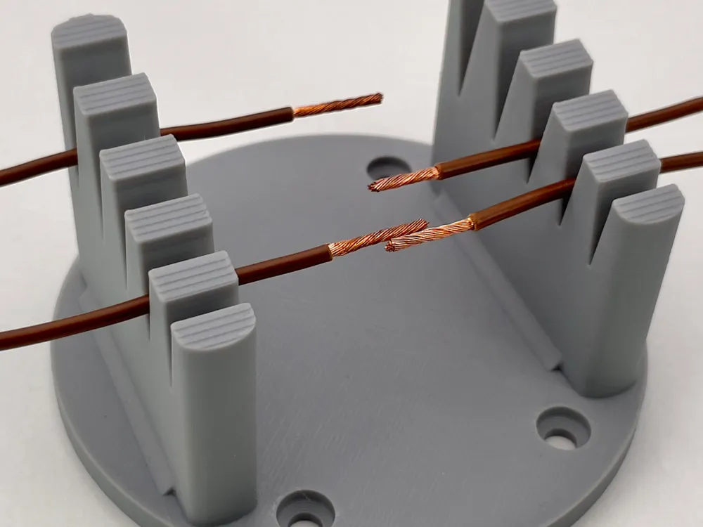 Soldering cable / wire holder by [[Arc3DTECture]] - MakerWorld