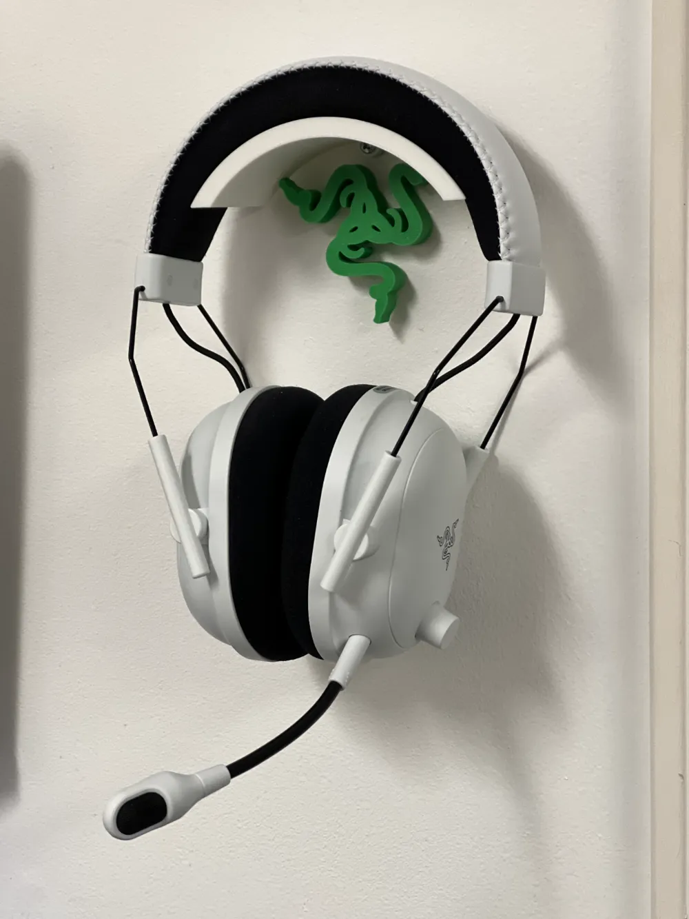 Razer Headphone Wall Mounted Holder Remixed by Rigby810 - MakerWorld