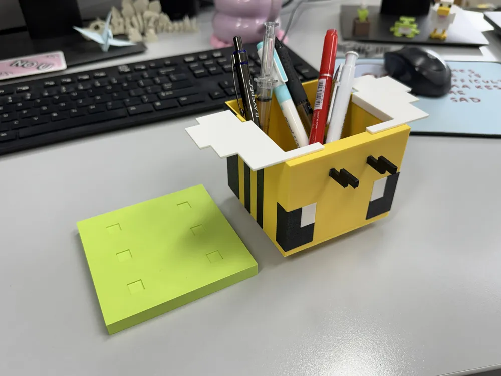 Minecraft Bee Pen Holder by sherrssa MakerWorld: Download Free 3D Models
