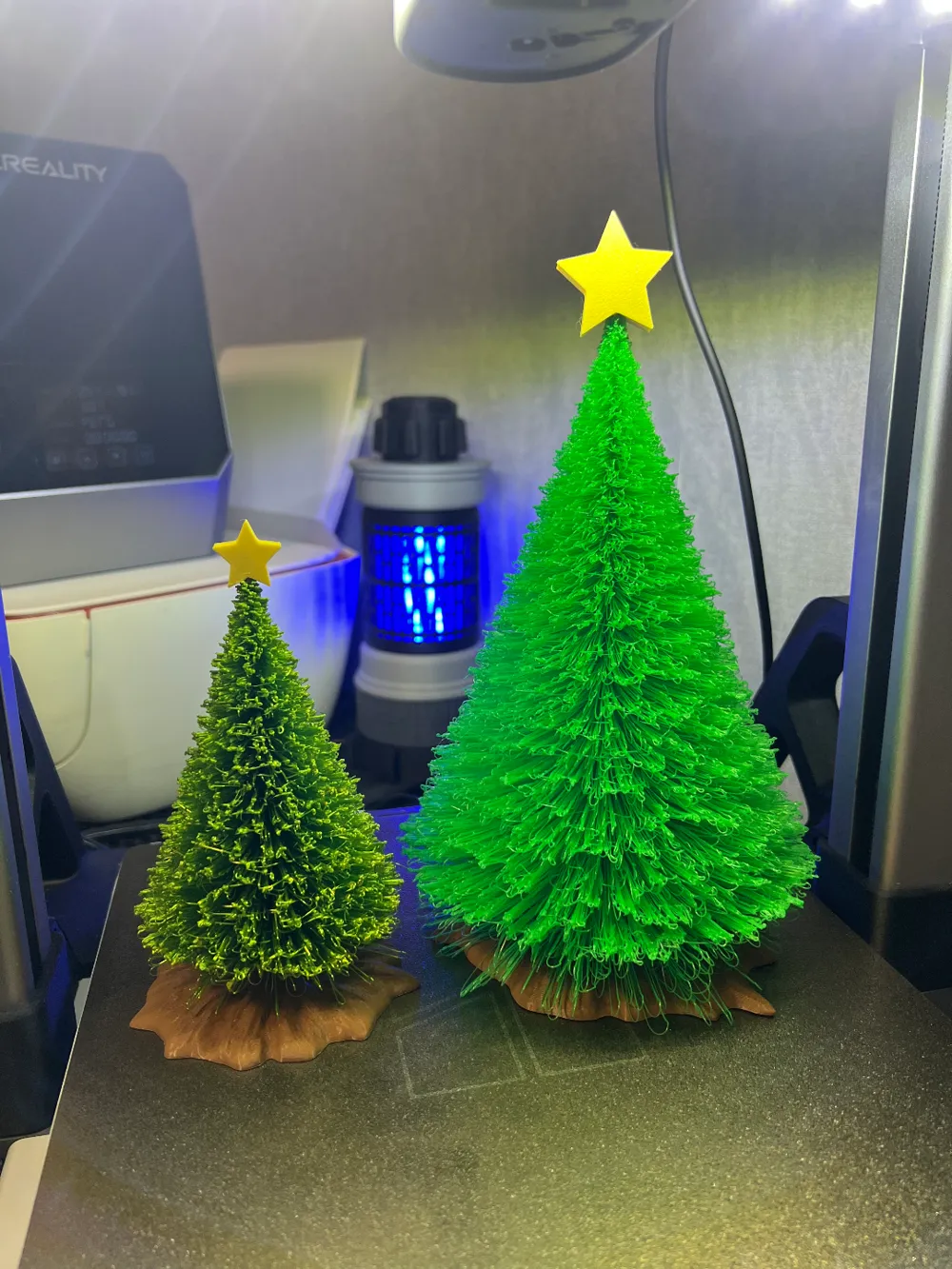 Christmas Tree Large with Realistic Wood Base Remixed by JJ Deluxe Designs - MakerWorld