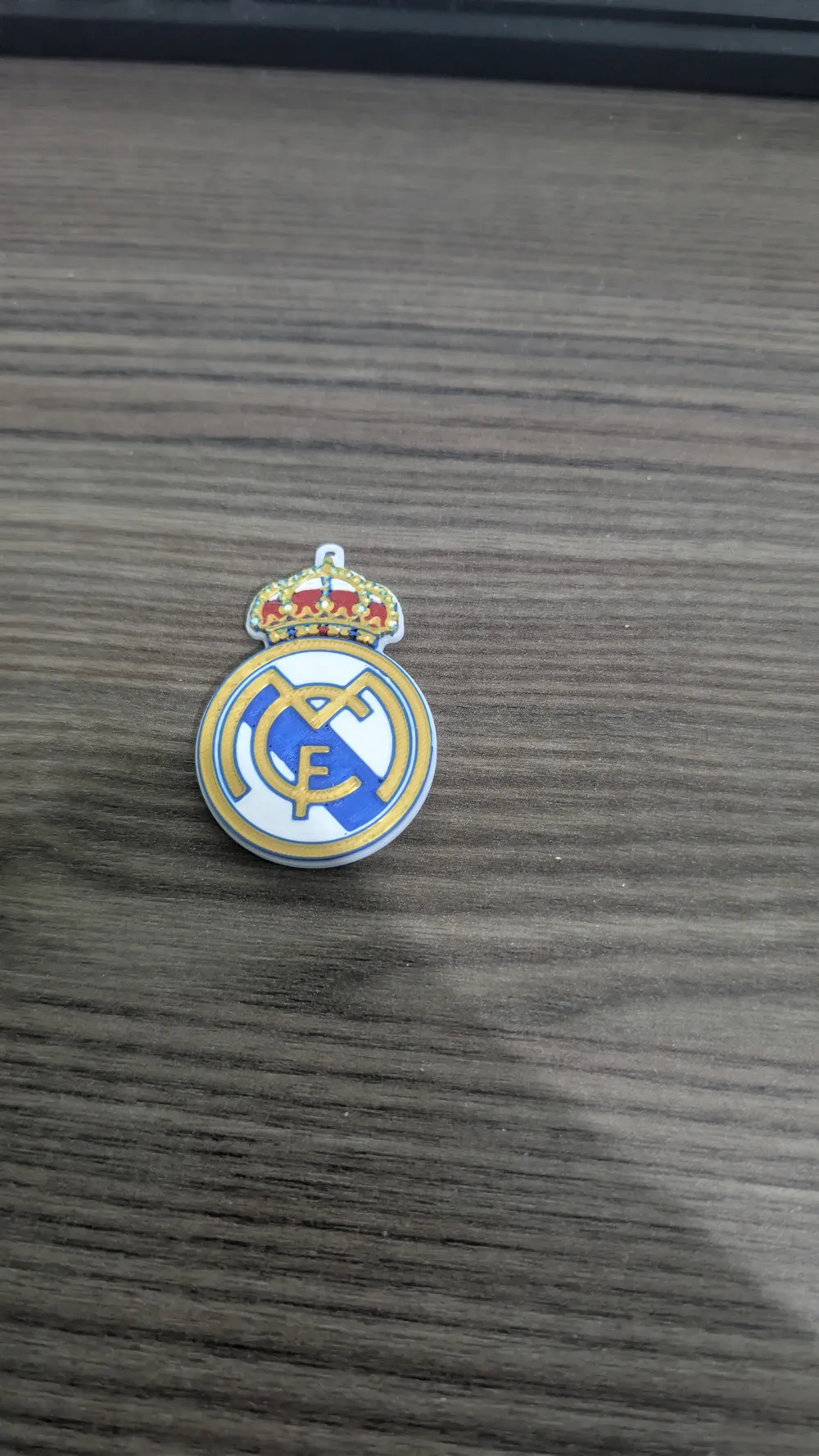 Real Madrid crest keychain - Free 3D Print Model - MakerWorld