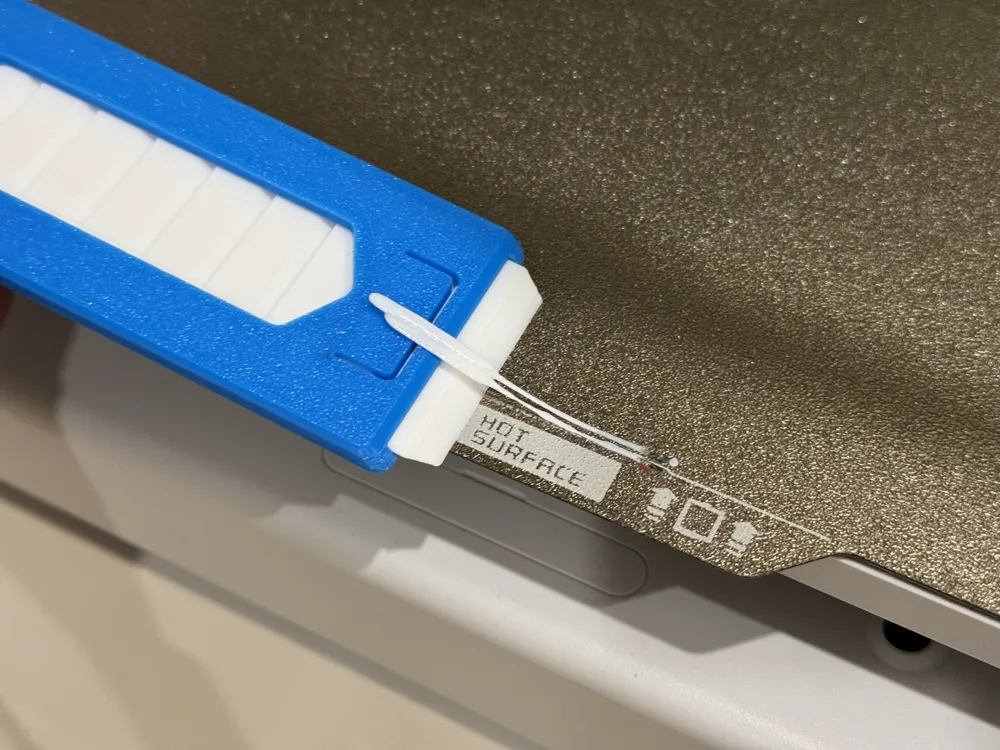 Bed scraper with integrated blade magazin - Free 3D Print Model ...