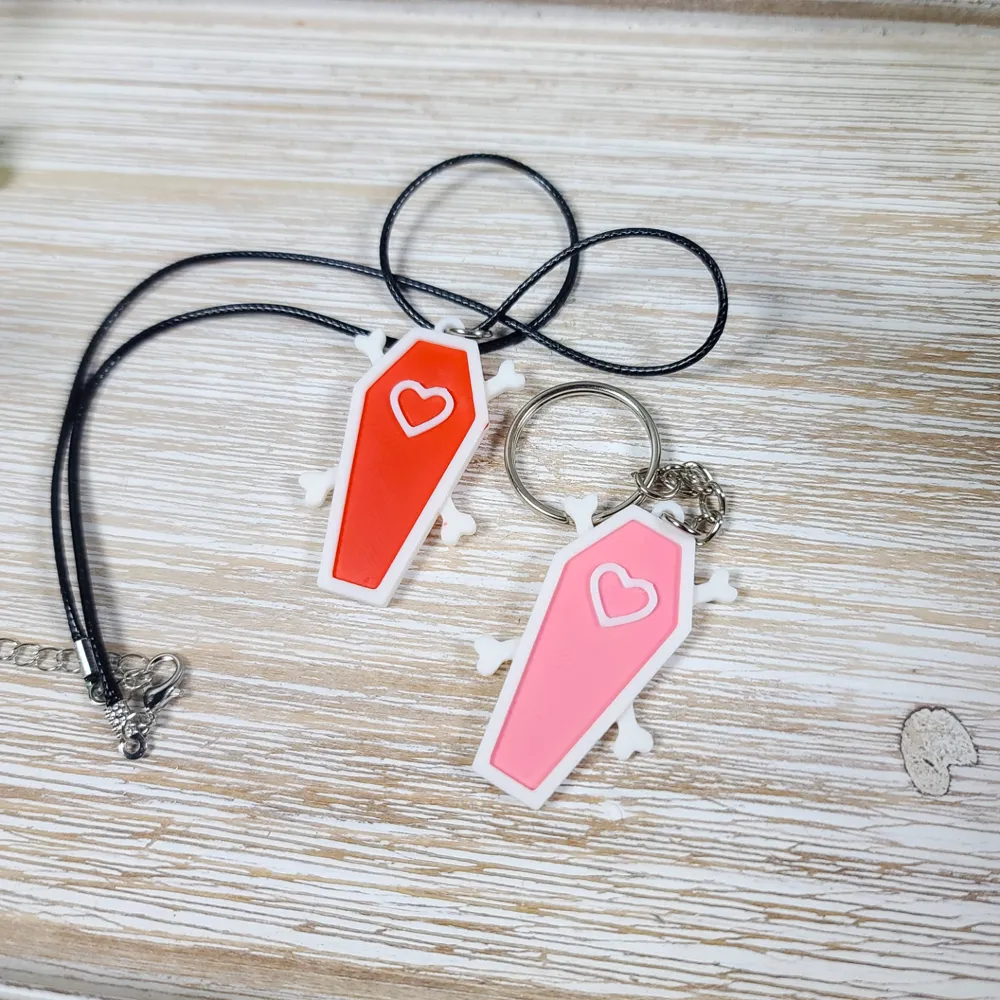 Coffin Keychain with Crossbones and Heart by OlivetheStuff3D - MakerWorld
