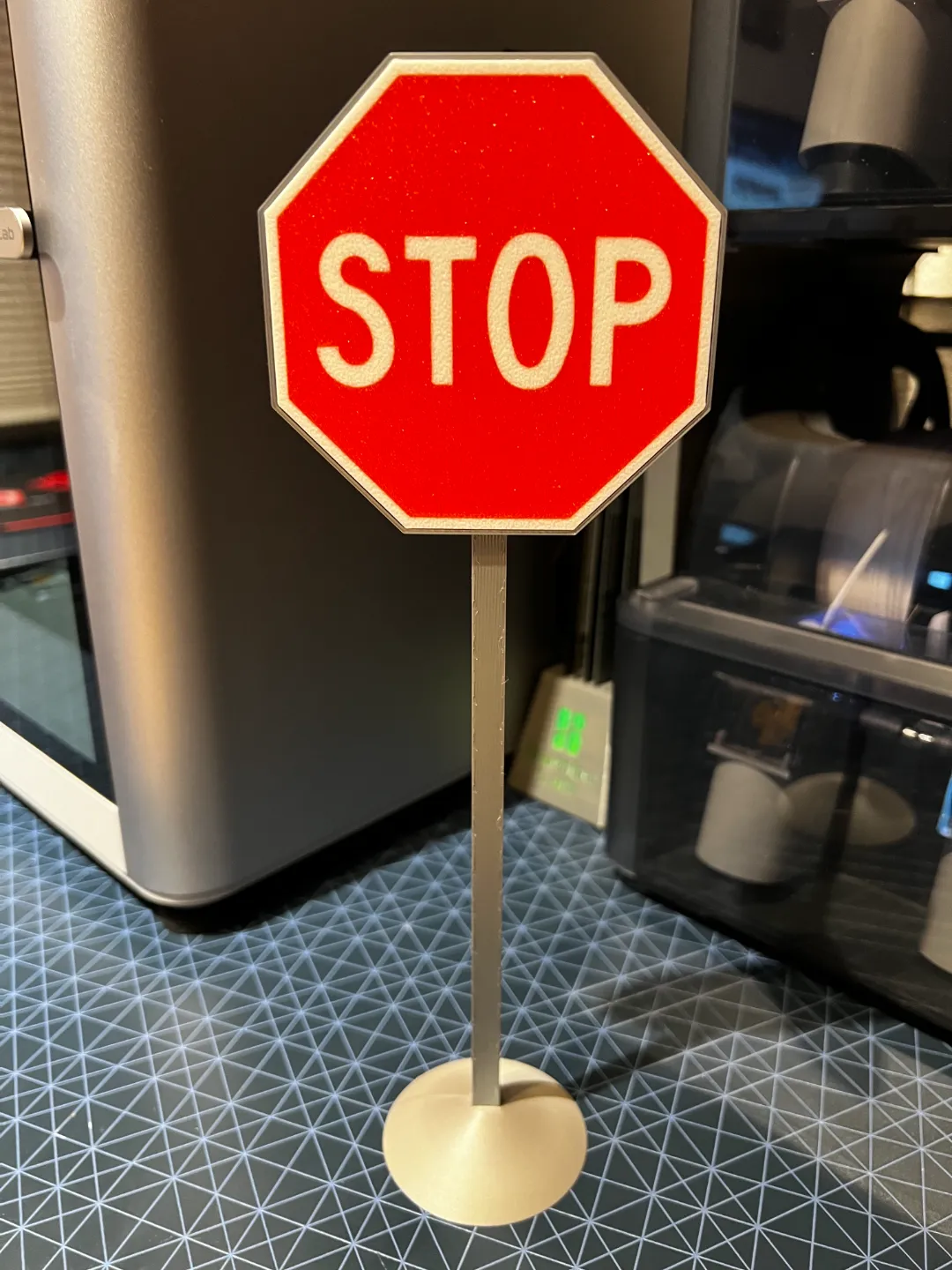 Stop Traffic Signal - Free 3D Print Model - MakerWorld