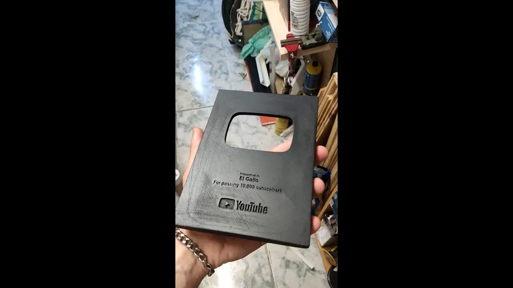 3D Printable Youtube Play Button (10.000 subs) by El Gallo MakerWorld ...