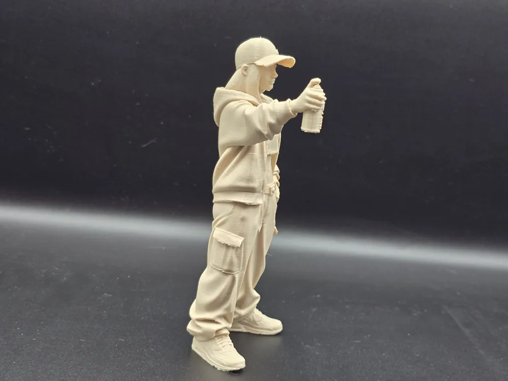 Graffiti Sprayer Figure - Girl - Free 3D Print Model - MakerWorld