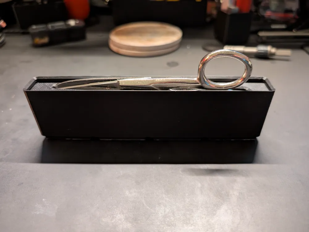 Gridfinity 4x0.5x5u/6u - Klein Scissors Holder by pbjwm - MakerWorld