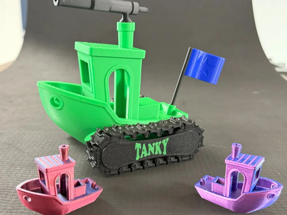 TANKY with Functional Tracks and Air Cannon by Manning the Printer ...