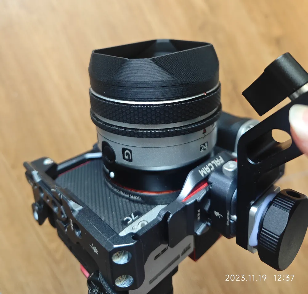 Sony 24mm F2.8 G Alternative Lens Hood by sccdsix - MakerWorld