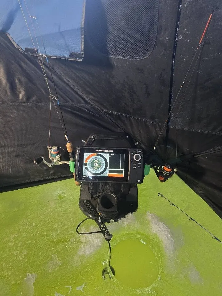 Ice Rod Holder for Helix shuttle - Free 3D Print Model - MakerWorld