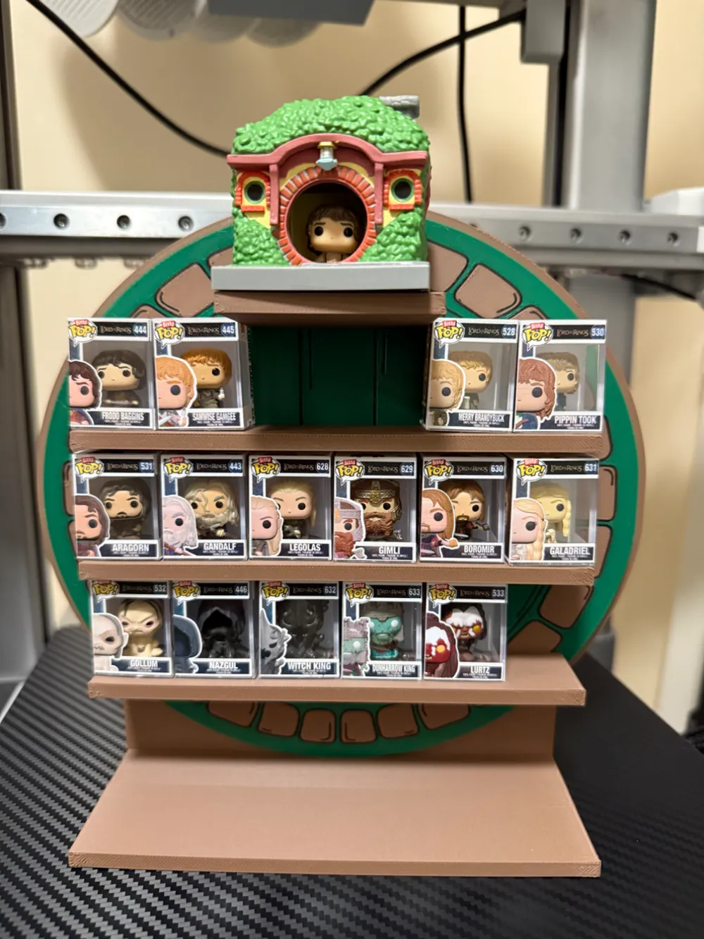 Finko Bitty Pop: LotR Display Shelf (Bilbo's Door) by t.elsson - MakerWorld