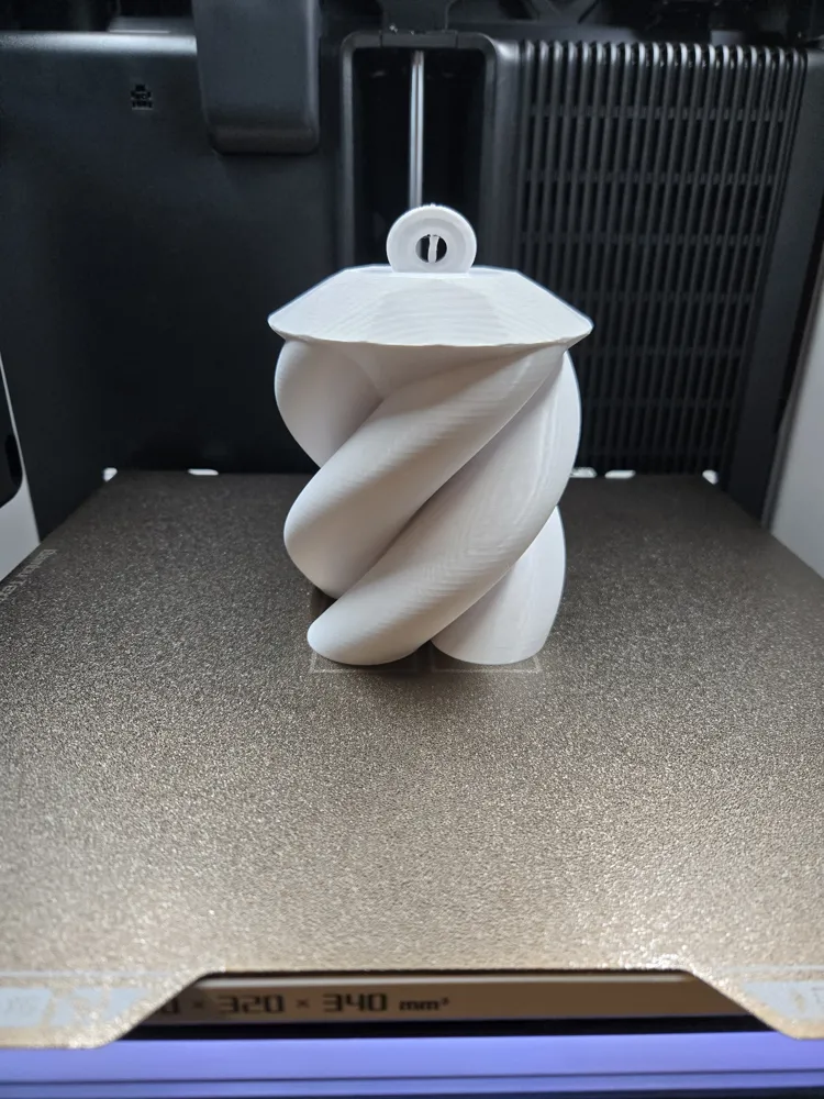 Diamond-Spiral Wind Spinner - Free 3D Print Model - MakerWorld