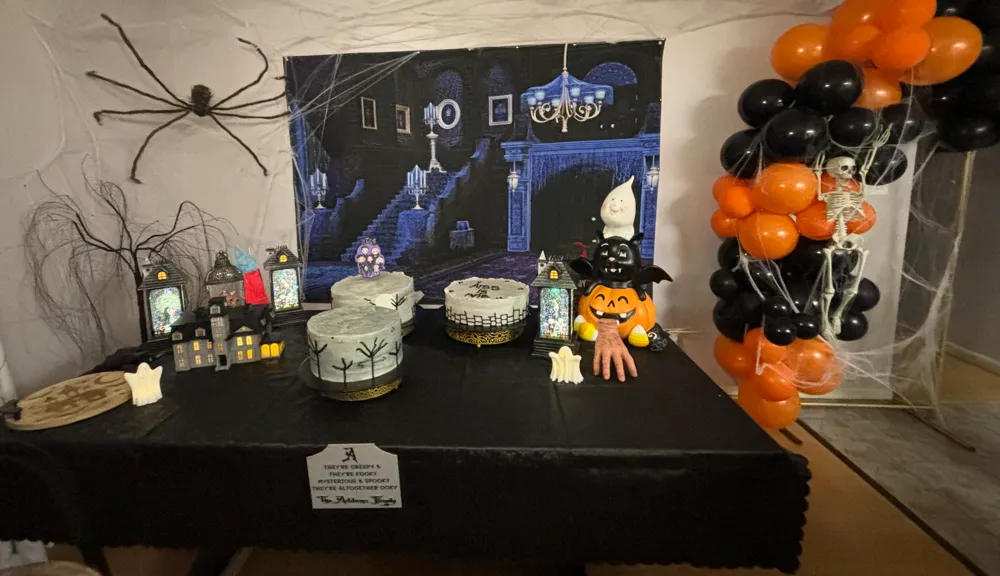 Addams Family Sign by dianaigonz - MakerWorld