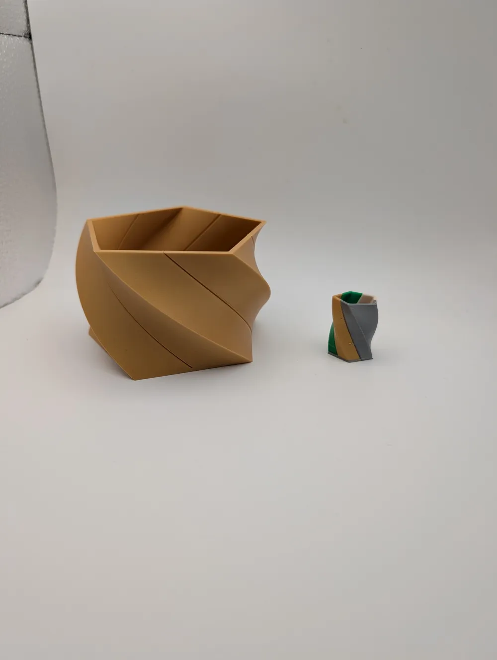 Vortex Fold Vase Parametric Multicolor Test Print - Free 3D Print Model ...
