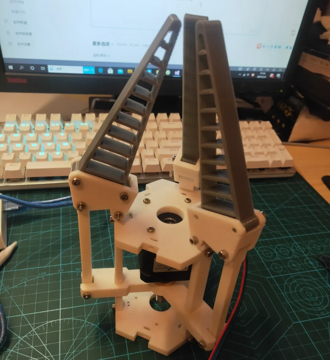 Flexible Three-Fingered Robotic Hand by 只干饭的实验室 - MakerWorld