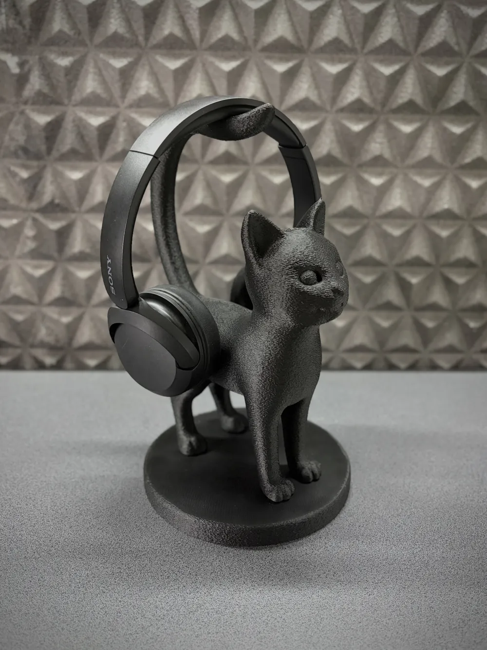 Headphone Stand - Black Cat - Free 3D Print Model - MakerWorld